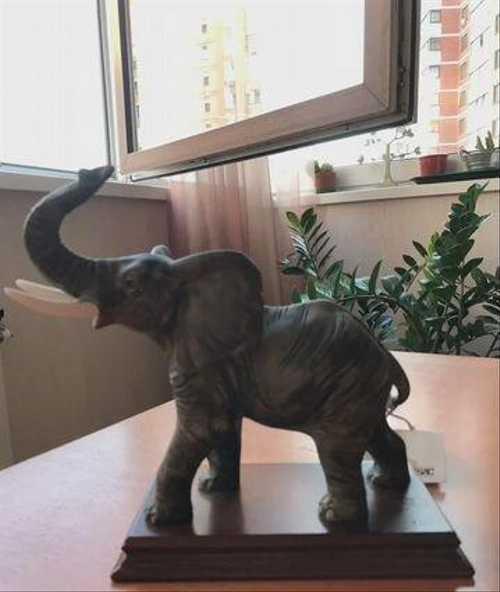 Статуэтка слон, Италия