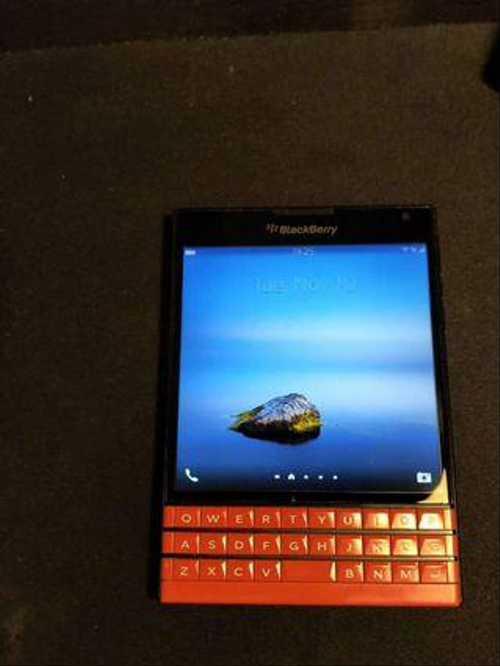 Телефон Blackberry Passport Red 32gb