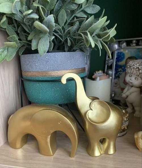 Статуэтки золотые слоны(цена за оба)