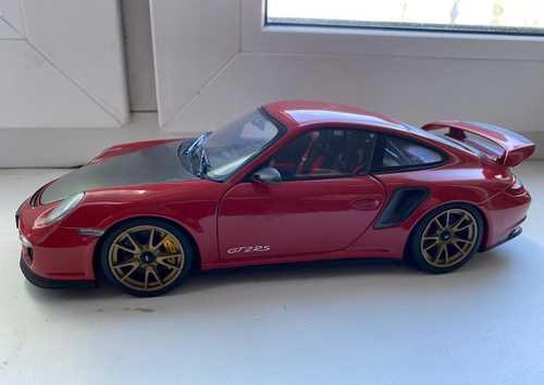 Porsche 911 GT2 RS 1:18