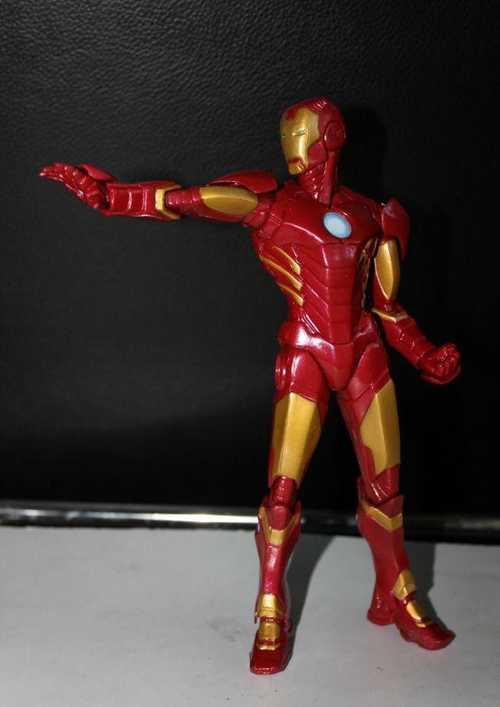 Мстители. Фигурка Железный человек. Iron Man