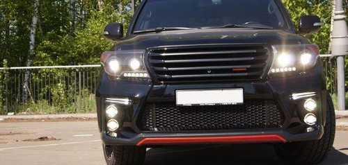 Решетка радиатора Toyota Land Cruiser 200 12-15