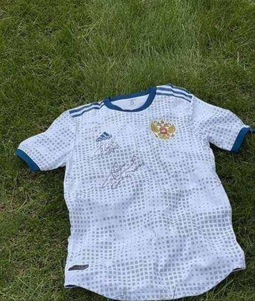 Футболка adidas с автографами