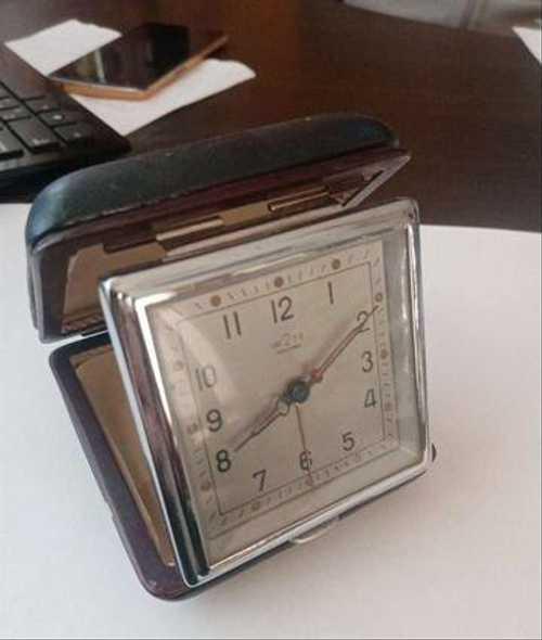 Часы будильник дорожный. СССР