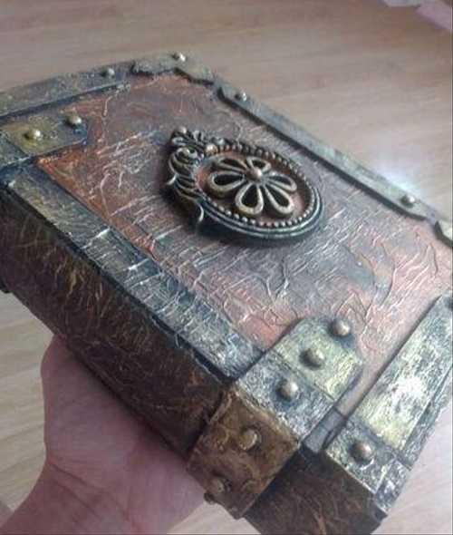 Шкатулка старинная книга