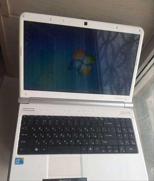 Acer 15.6", i3, Radeon 1Gb