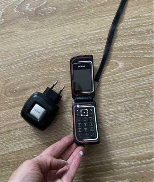 Сотовый телефон nokia 7270