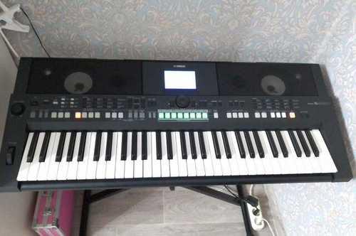 Синтезатор Yamaha psr s650
