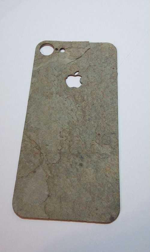 На iPhone 7 каменная накладка