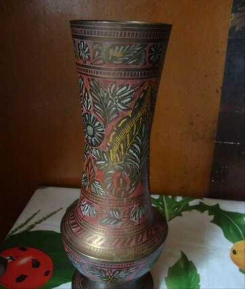Высокая ваза из металла (Индия)