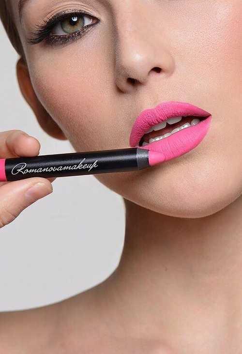 Romanovamakeup. Romanovamakeup помада-карандаш. Помада-карандаш Romanovamakeup sexy Lipstick Pen;. Romanovamakeup Praline. Карандаш Романова мейкап.