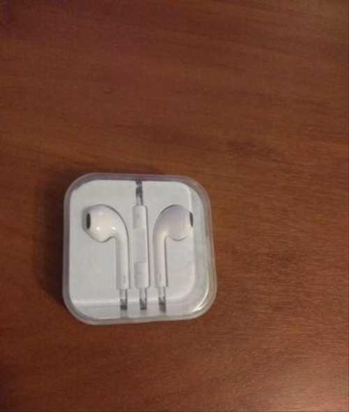 Проводные наушники Apple EarPods