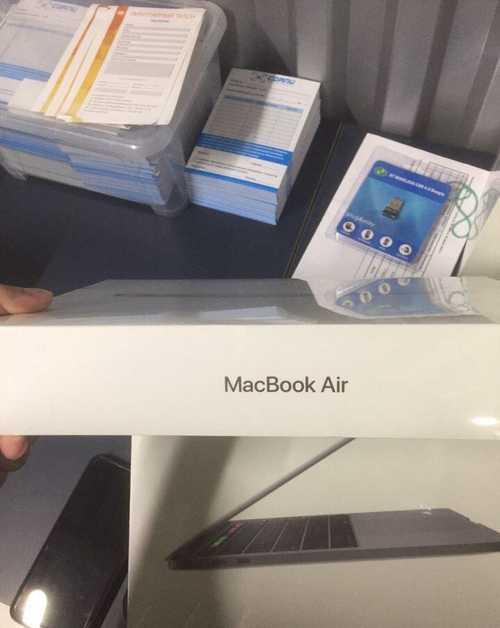 MacBook Air MacBook Pro