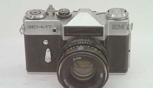 Плёночный фотоаппарат Zenit EM (Зенит ем)