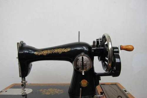 Швейная машинка Подольск класса-1М