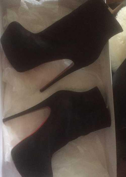 Christian louboutin ботинки 40,5