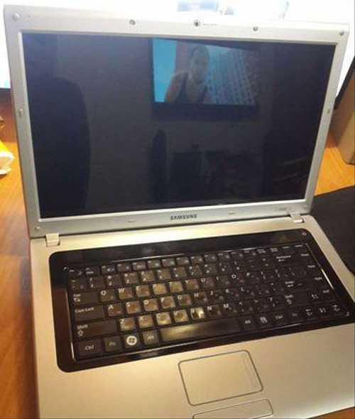 Ноутбук Samsung r520