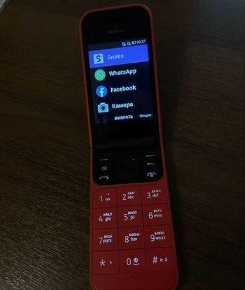 Телефон Nokia 2720 flip