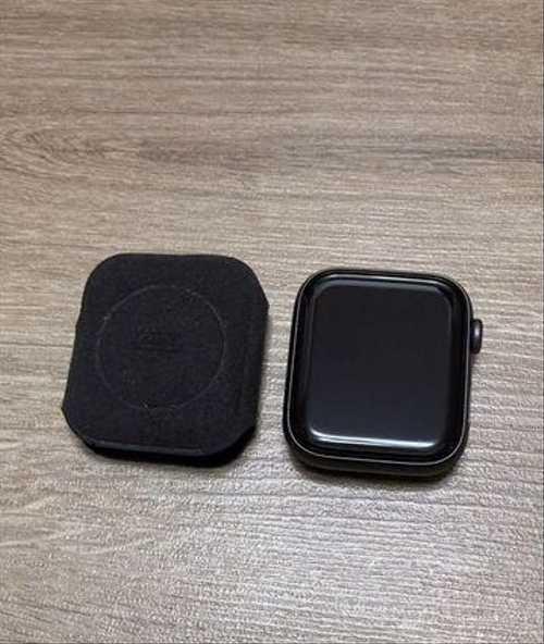 Apple Watch S4 44mm (блок активации)