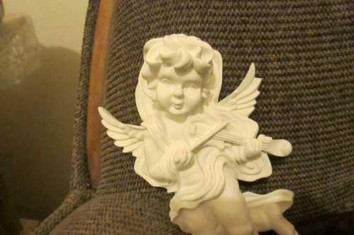 Гипсовая скульптура "ангелочек" размер 18 см на 13