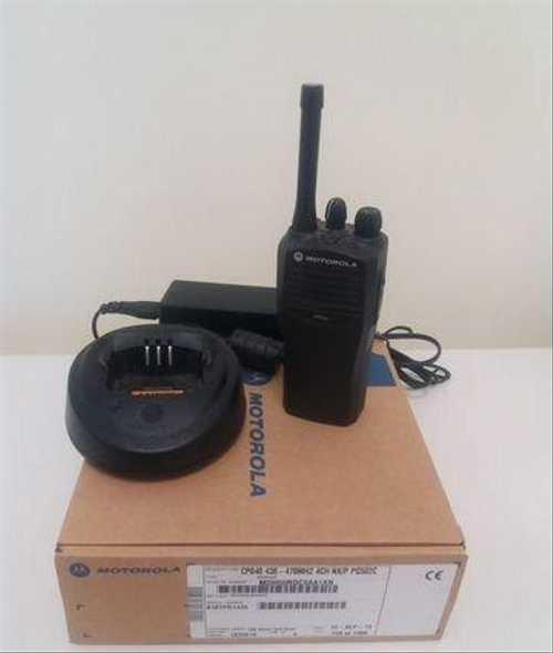 Рации(носимая радиостанция) Motorola CP040
