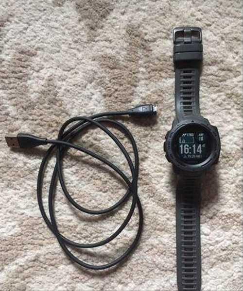 Часы Garmin instinct