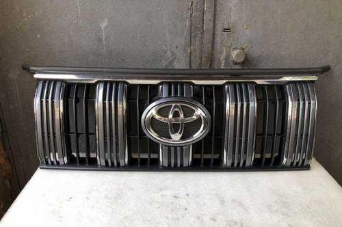 Решетка радиатора Toyota Land Cruiser Prado
