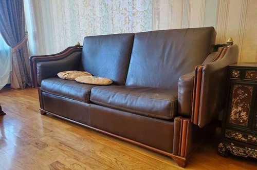 Раскладной кожаный диван в кабинет