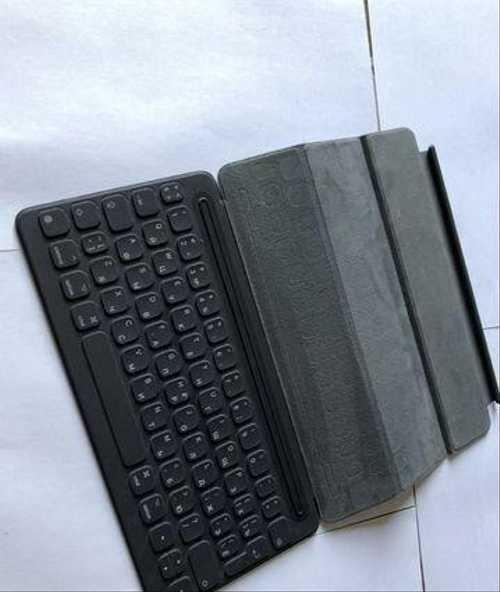 Клавиатура Apple Smart Keyboard на iPad 10.5