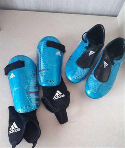 Бутсы и защита футбольные Adidas