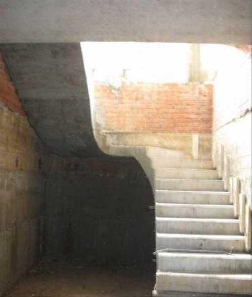 Бетонная лестница(поворотная) П-1