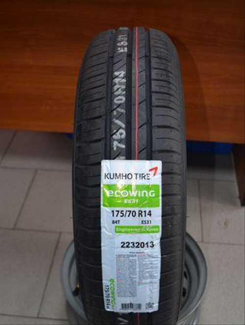 Kumho ecowing es31 цены. Kumho Ecowing es31 175/70 r14 84t. Кумхо Эковинг es31. Кумхо Эковинг ЕС 31. 175/65р14 Kumho Ecowing es31 82т.