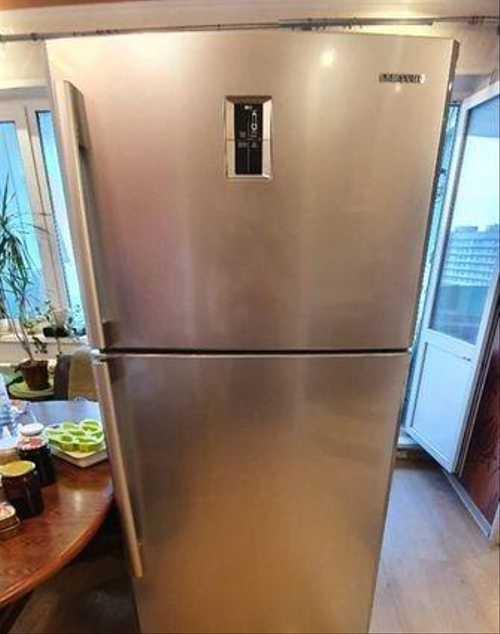 Огромный холодильник Samsung No Frost