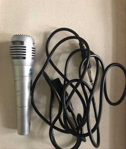 Микрофон для караоке систем в нерабочем состоянии