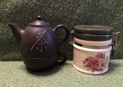 Заварочный чайник и керамическая банка для хранени