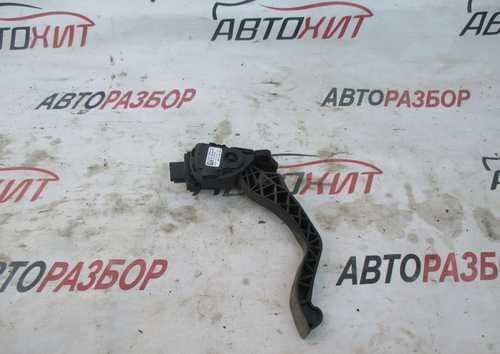 Peugeot 207 педаль газа