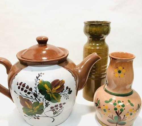 Керамический чайник и вазы