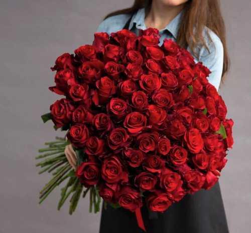 Букет 101 красная роза 70 см Фридом Эквадор