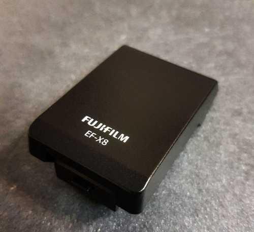 Компактная внешняя вспышка Fujifilm EF-X8