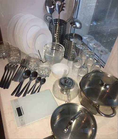 Комплект посуды и столовых приборов на 4 персоны