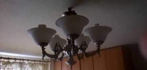 Люстра потолочная - 5 рожков - с лампами энергосбе