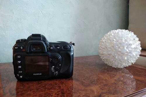 Продам фотоаппарат Fujifilm Finepix s5 PRO