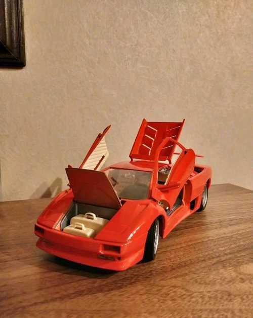 Модель автомобиля Lamborghini Diablo 1990