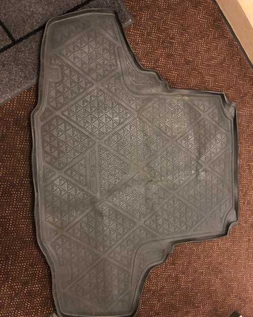 Резиновый коврик для багажника Lexus GS