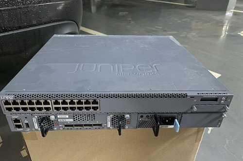 Коммутатор Juniper EX4300