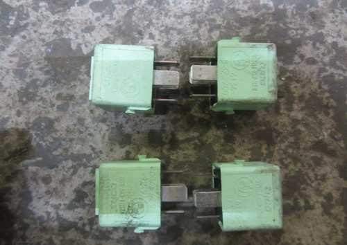 Реле топливного насоса 61368373700 BMW 5 E39 3.0