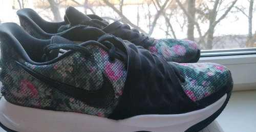 Nike Kyrie low