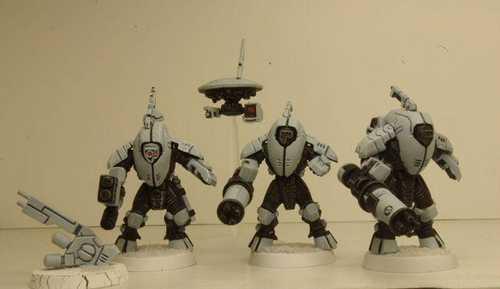 Warhammer 40000 Tau Empire XV25 Stealth Battlesuit