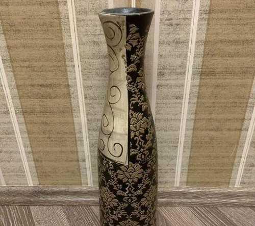 Красивая узкая высокая стильная ваза