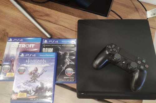 Sony PlayStation 4 slim с играми